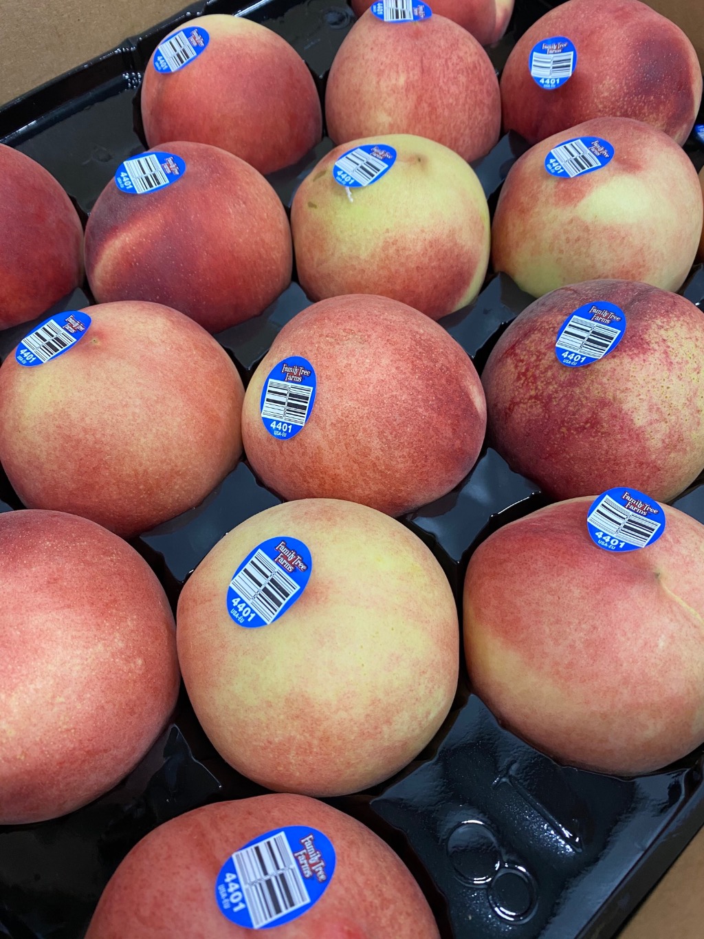 Get White peach gift box 17-18 ct Delivered | Weee! Asian Market