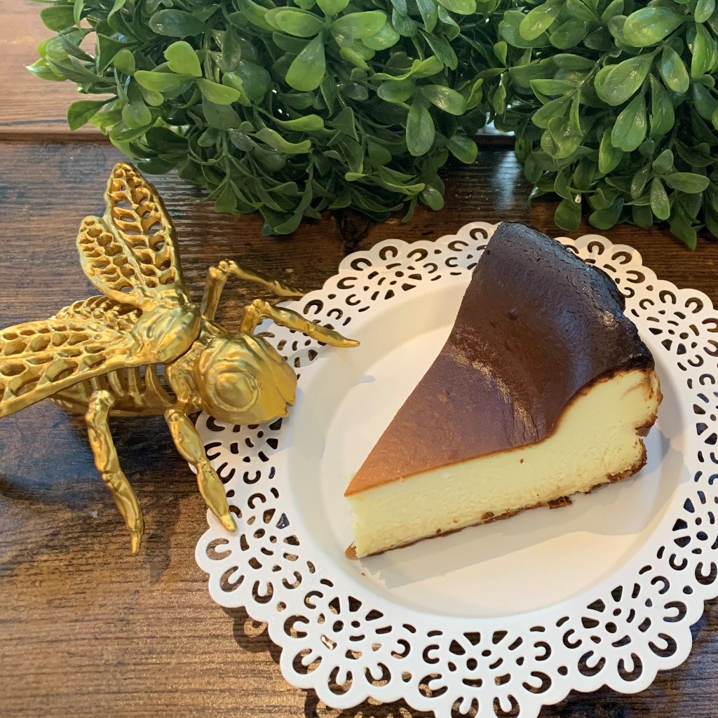 Get 【Holy Bee's Bakery】Single Slice Basque burnt cheesecake Delivered ...