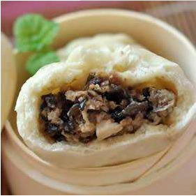 Chicken and Mushroom Bun - Weee!