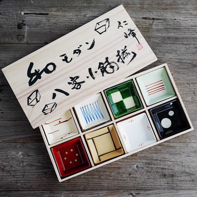 Get Japanese hand-painted small square dishes wooden box set Delivered ...