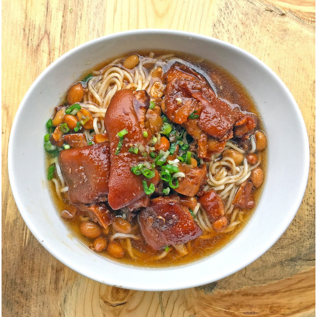 Pig Feet with Peanut Noodle Soup - Weee!