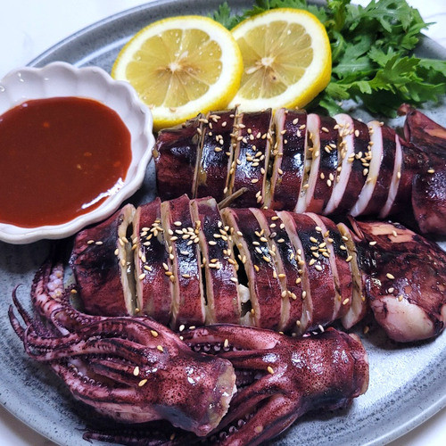 Get East Sea chocolate whole squid (extra large 5 pieces) Delivered ...