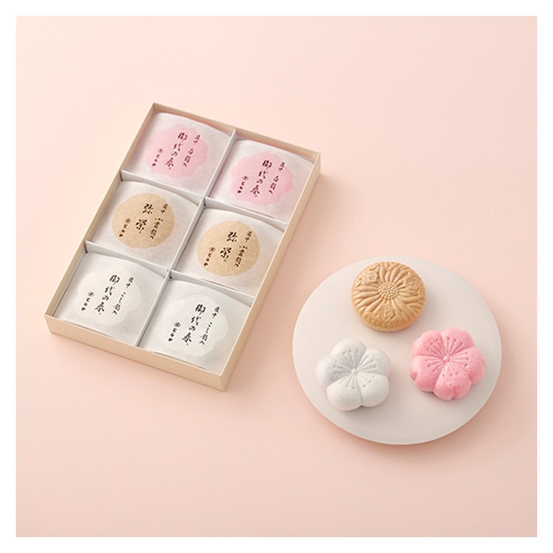 Get TORAYA Three Types Monaka Red Bean Cake 6 pcs Delivered | Weee ...