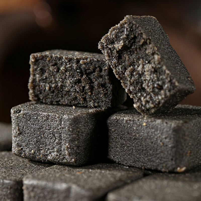 Get An Yi Pin sucrose-free black sesame ball square pastry Delivered ...