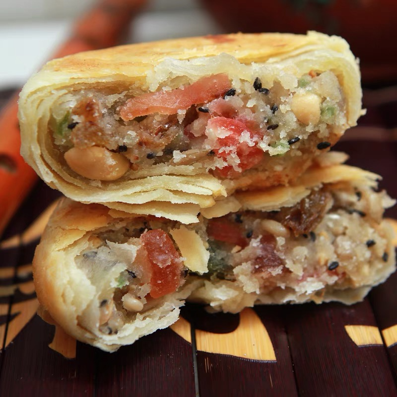 Get Laowuren puff pastry mooncake 8 mooncakes Delivered | Weee! Asian ...