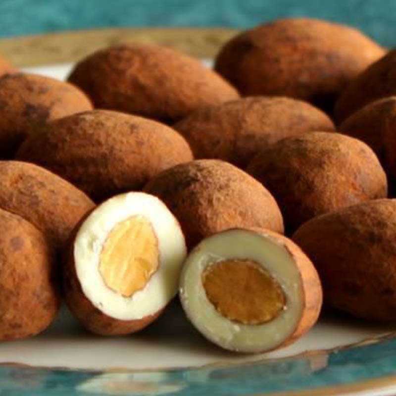 Get Salon de Royal Cocoa Almonds White Chocolate 150g 1 each Delivered ...