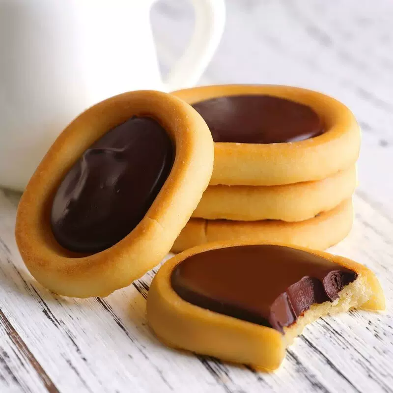 C2 Soft Heart Tart Chocolate Sandwich Biscuit 48g*1 Box Japanese Dark Chocolate Flavor - Weee!