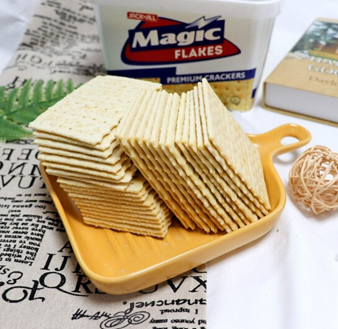 Jack 'n Jill Magic Flakes Crackers - Weee!