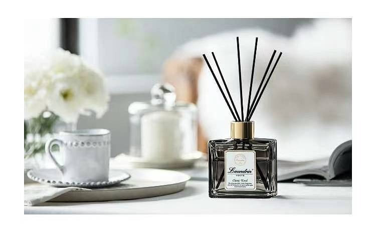 Laundrin' Tokyo Room Diffuser, Classic Floral Scent - Weee!