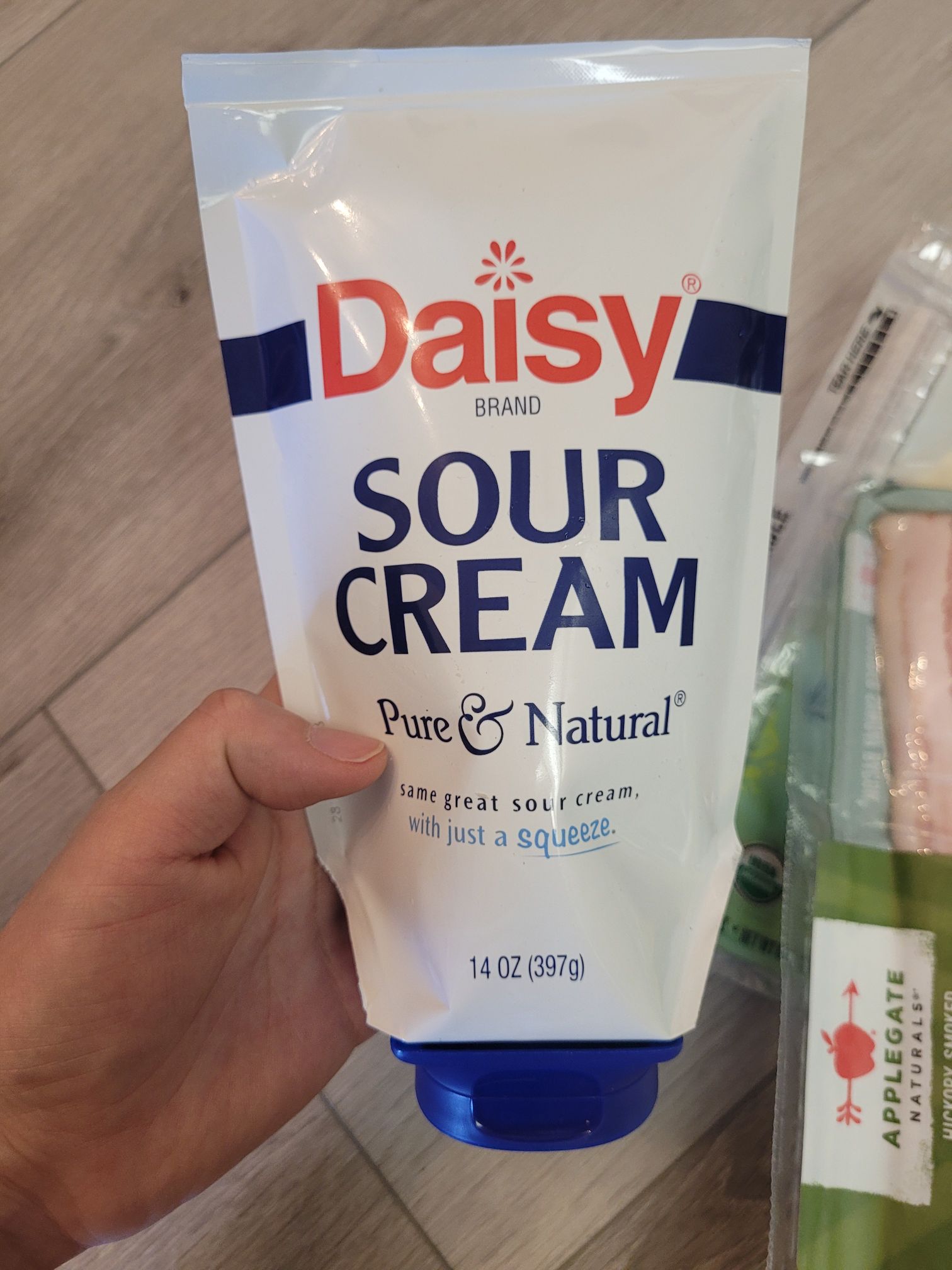 Daisy Sour Cream Logo