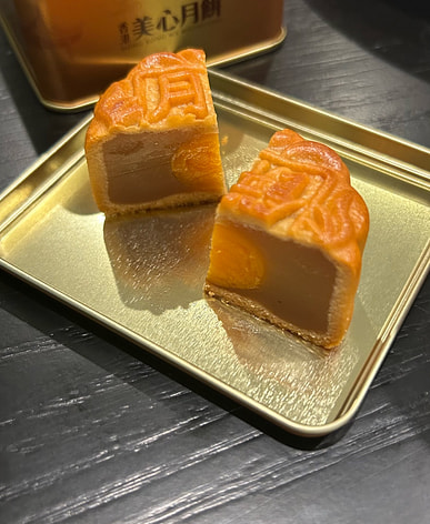Buy Maxim Mooncake near me with free delivery