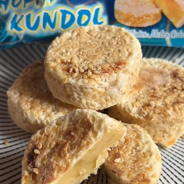 Eng Bee Tin Hopia Kundol: Winter Melon.