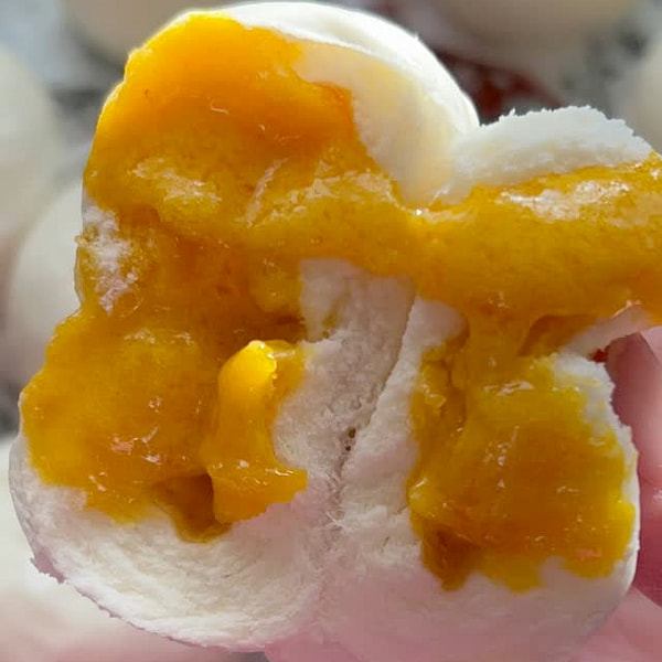 Steamed Egg Yolk Custard Phoenix Bun