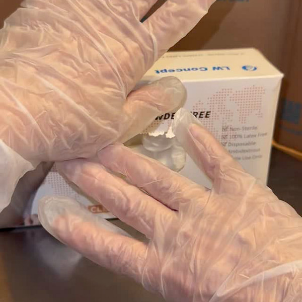 M size transparent rubber gloves