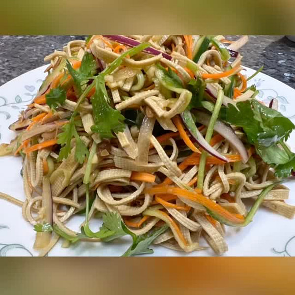 Sauce mixed with three shreds