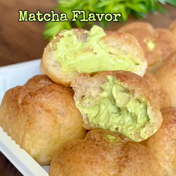 Mini Cream Puff Matcha Flavor