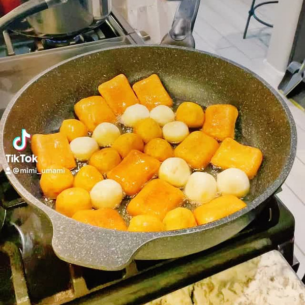 Wang Korea Premium Fish Cake Taste Test - Yum! 😋
