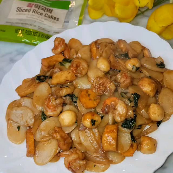 Pulmuone Rice Cakes with Shrimps & Fishballs 😋