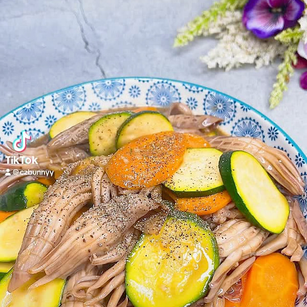 Stir fried squid rocket with zucchini & carrots